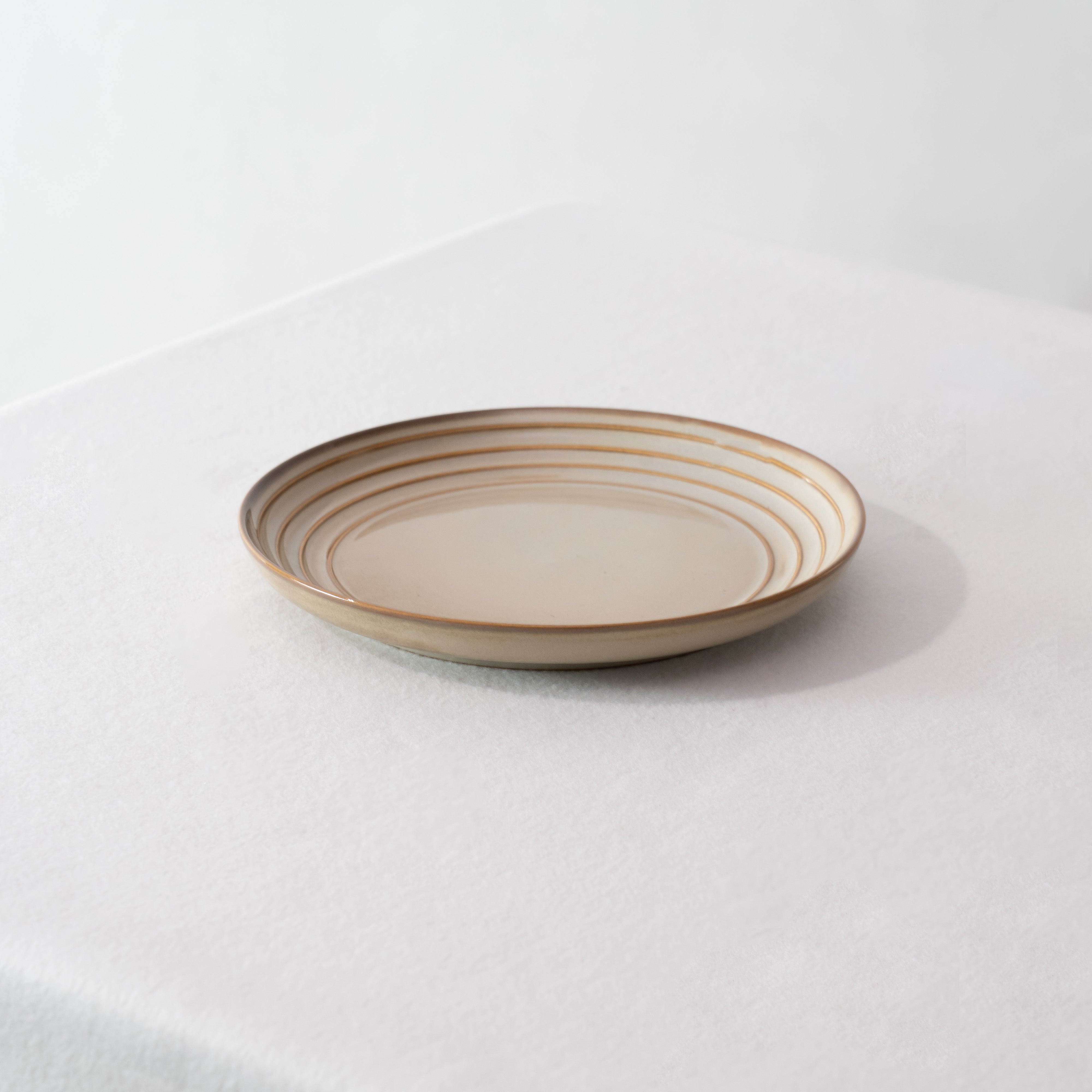 Drift Clay Side Plate- Beige – haus & kinder